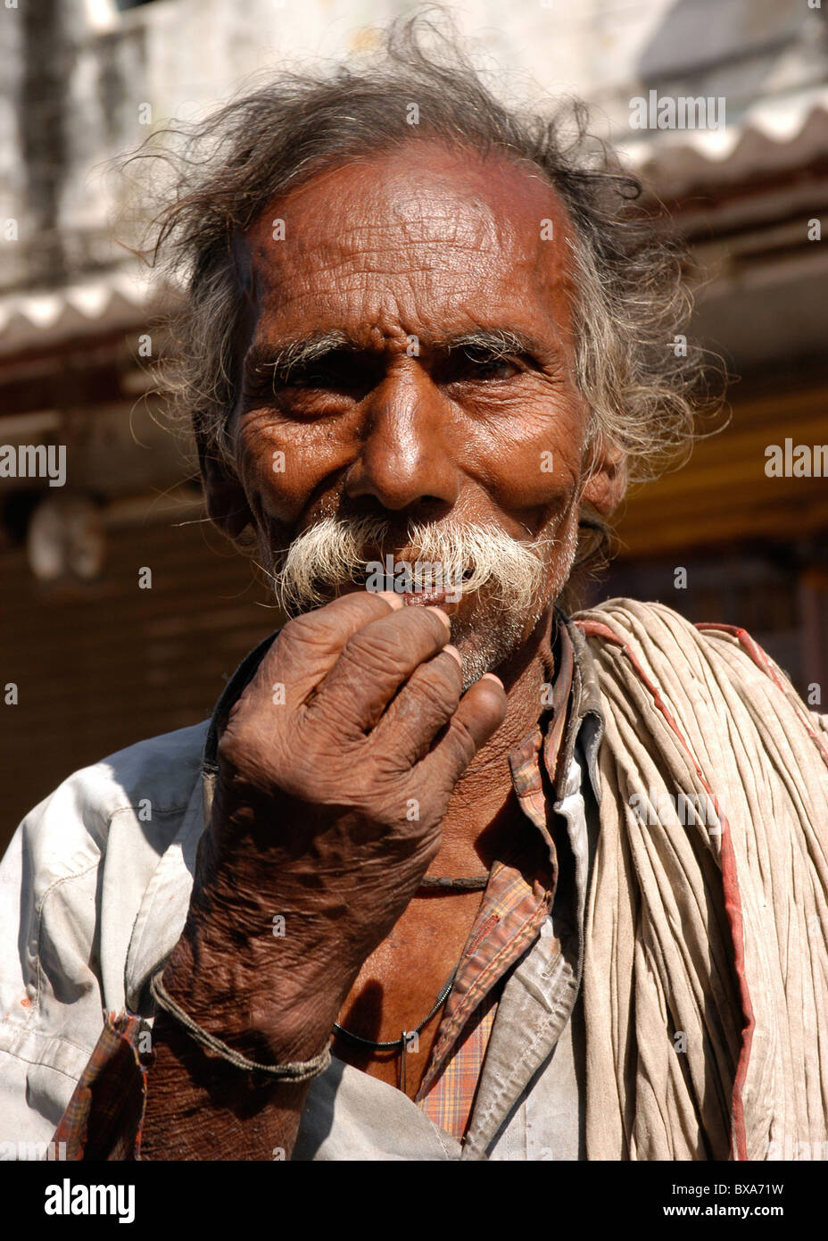 indian man begging on street Stock Photo - Alamy