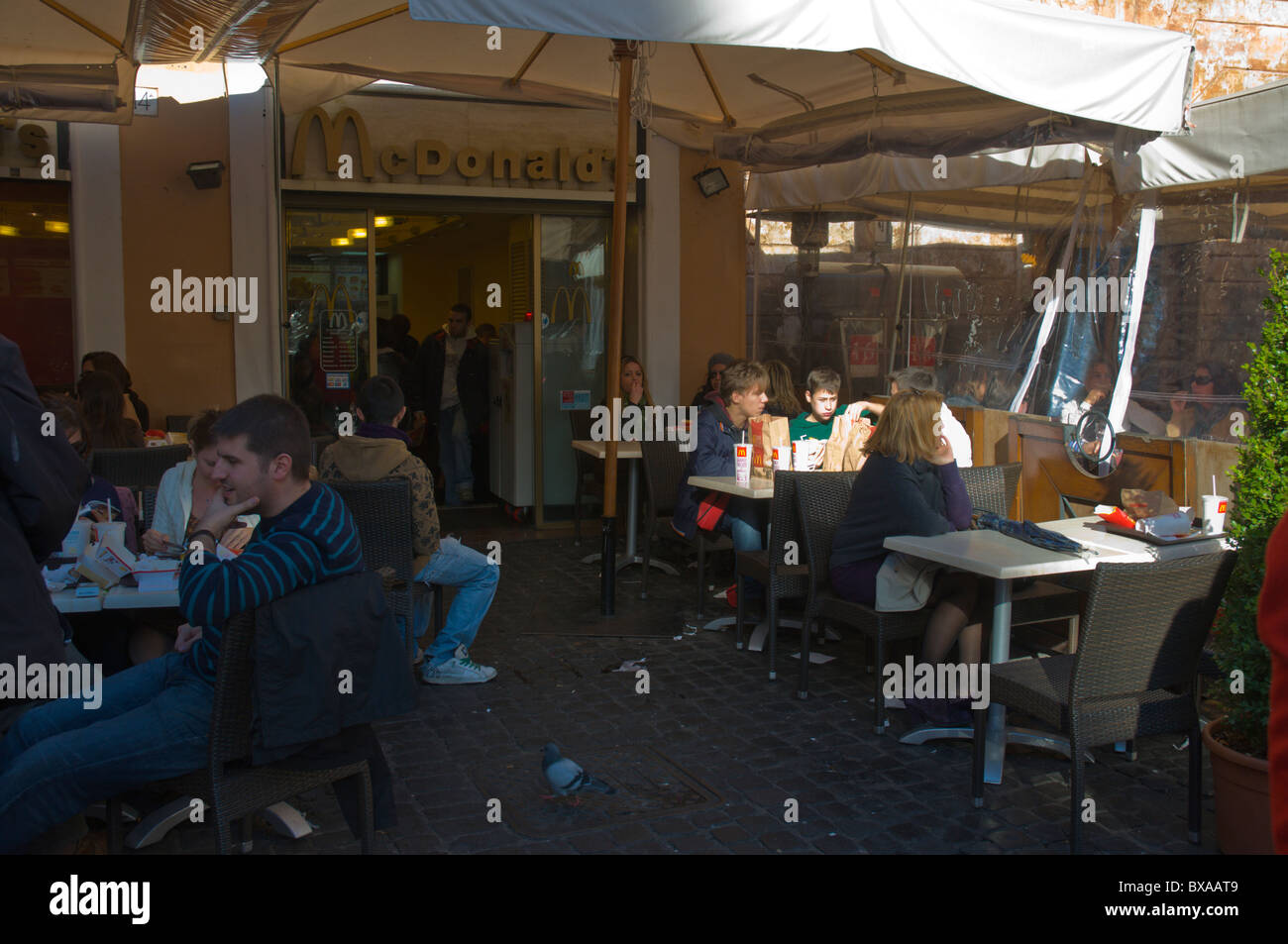 Roman fast food hi-res stock photography and images - Alamy