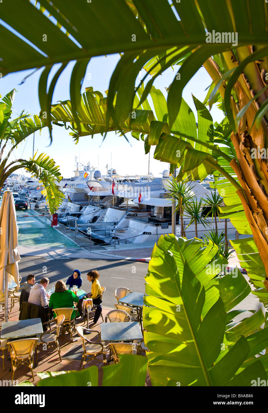 Friends eating tapas spain hi-res stock photography and images - Alamy
