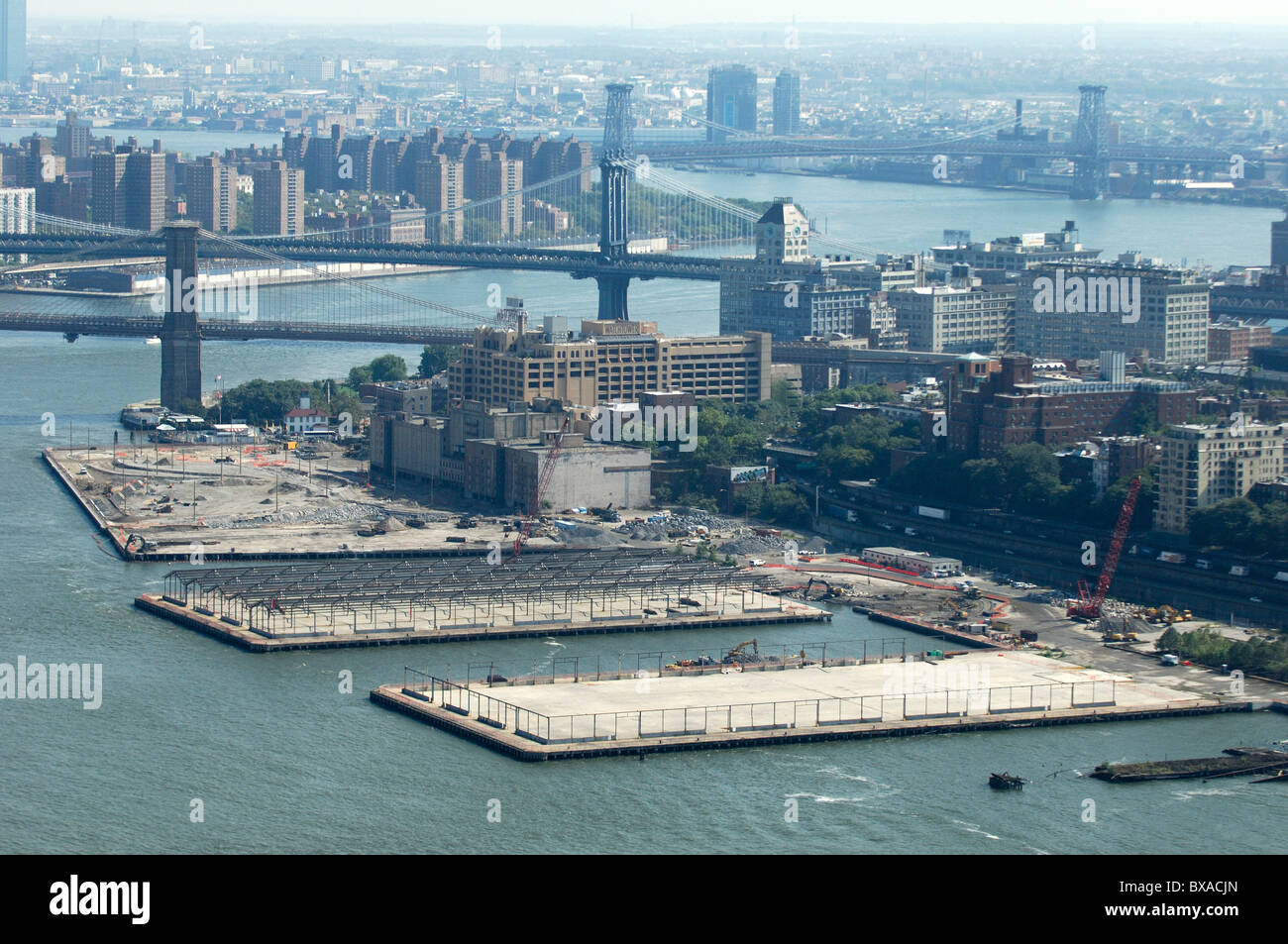 Aerial view of brooklyn bridge hi-res stock photography and images - Alamy