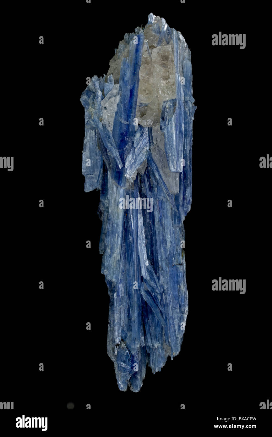 Kyanite hi-res stock photography and images - Alamy