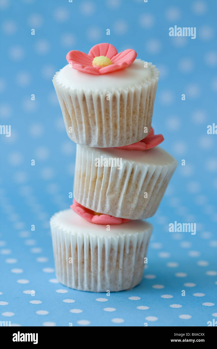 Tower cake hi-res stock photography and images - Alamy