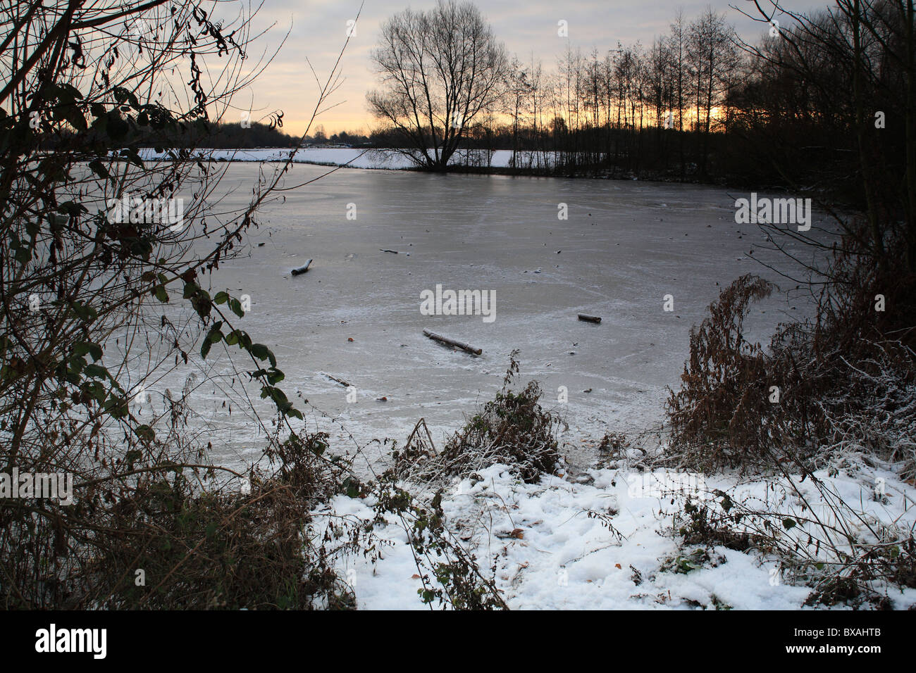 Nottingham colwick country park winter hi-res stock photography and ...