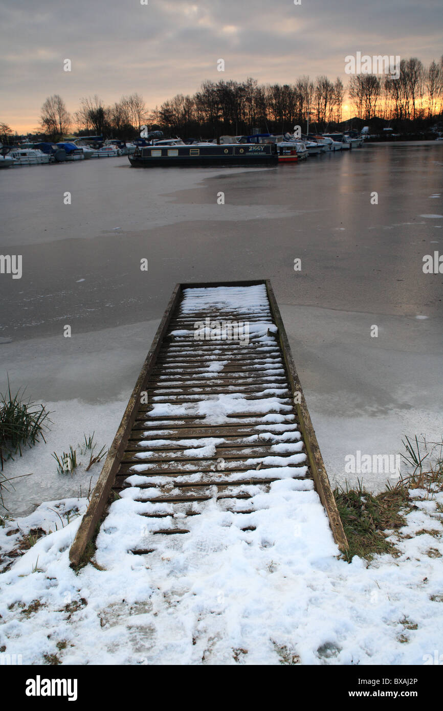 Nottingham colwick country park winter hi-res stock photography and ...