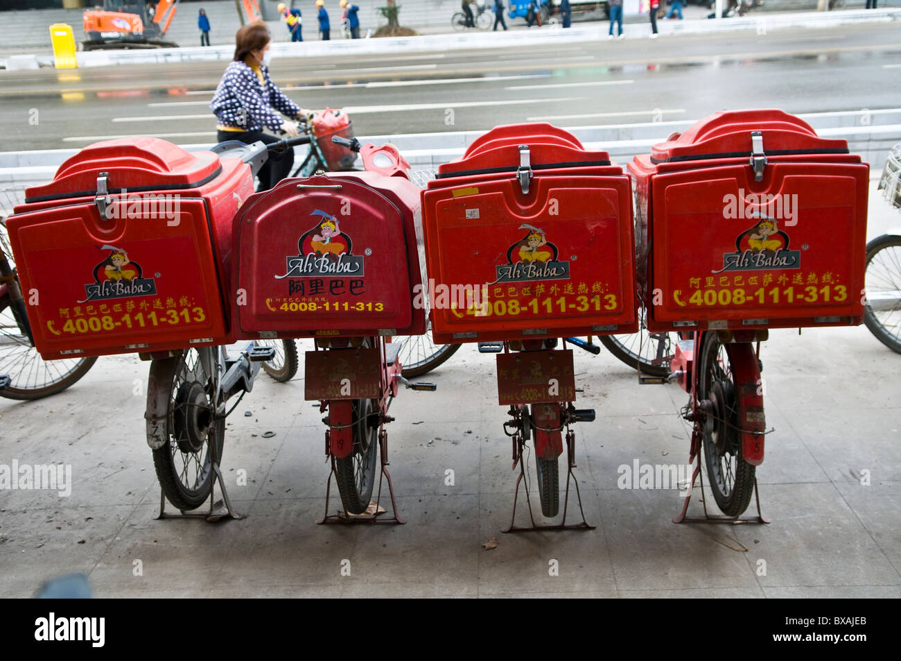 Fast food delivery on cycles Stock Photo - Alamy