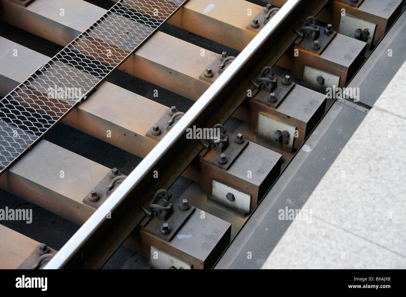 Railway rails and cross ties Stock Photo - Alamy