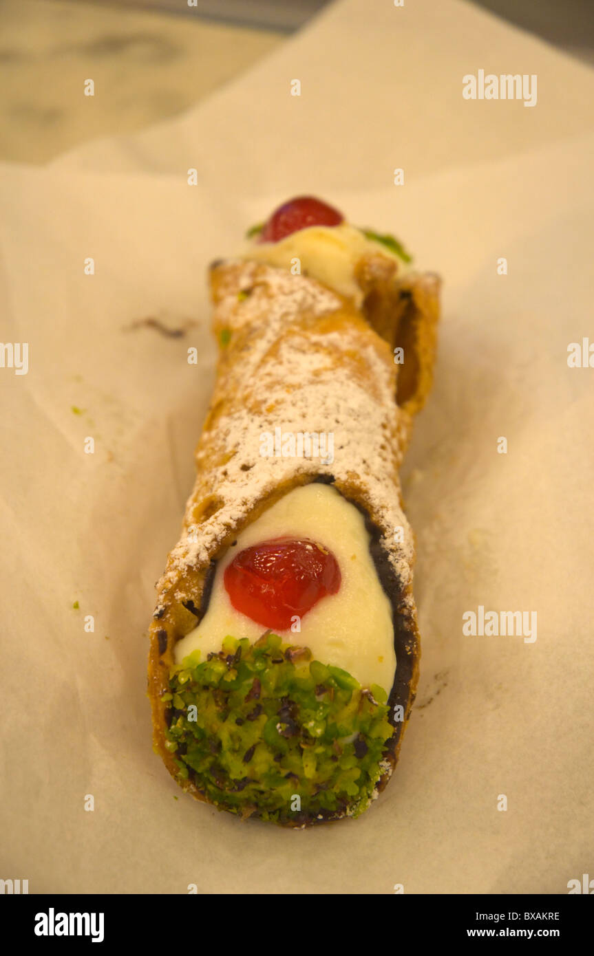 Cannoli sicily cafe hi-res stock photography and images - Alamy