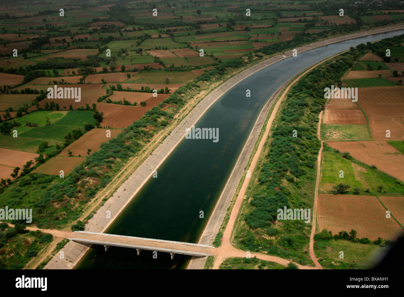 Canal narmada hi-res stock photography and images - Alamy