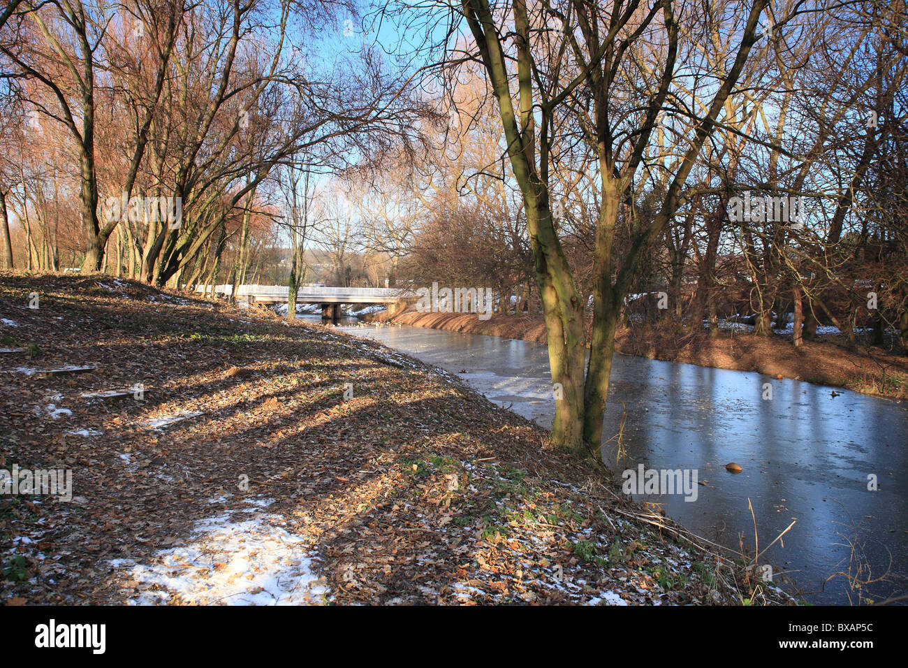 Nottingham colwick country park winter hi-res stock photography and ...