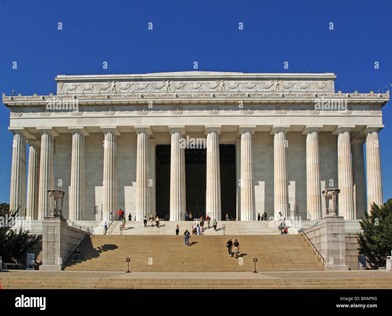 Washington dc tourists walk hi-res stock photography and images - Alamy