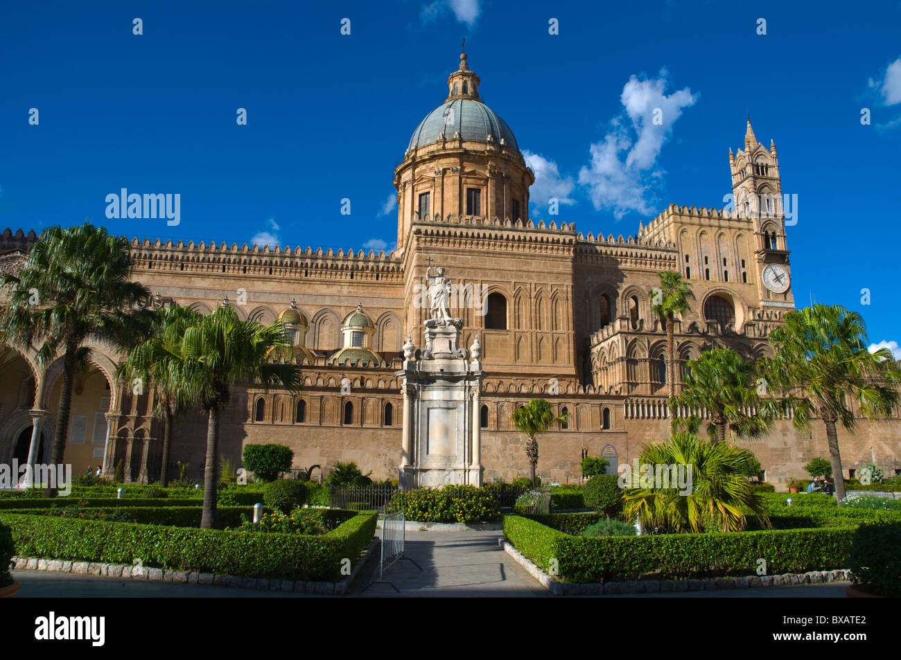 Facade palazzo dei normanni hi-res stock photography and images - Alamy