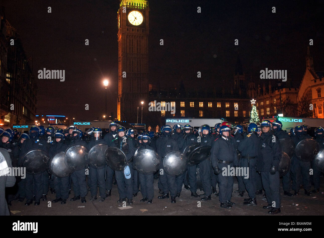 Metropolitan police officers, most in full riot protective uniform in ...