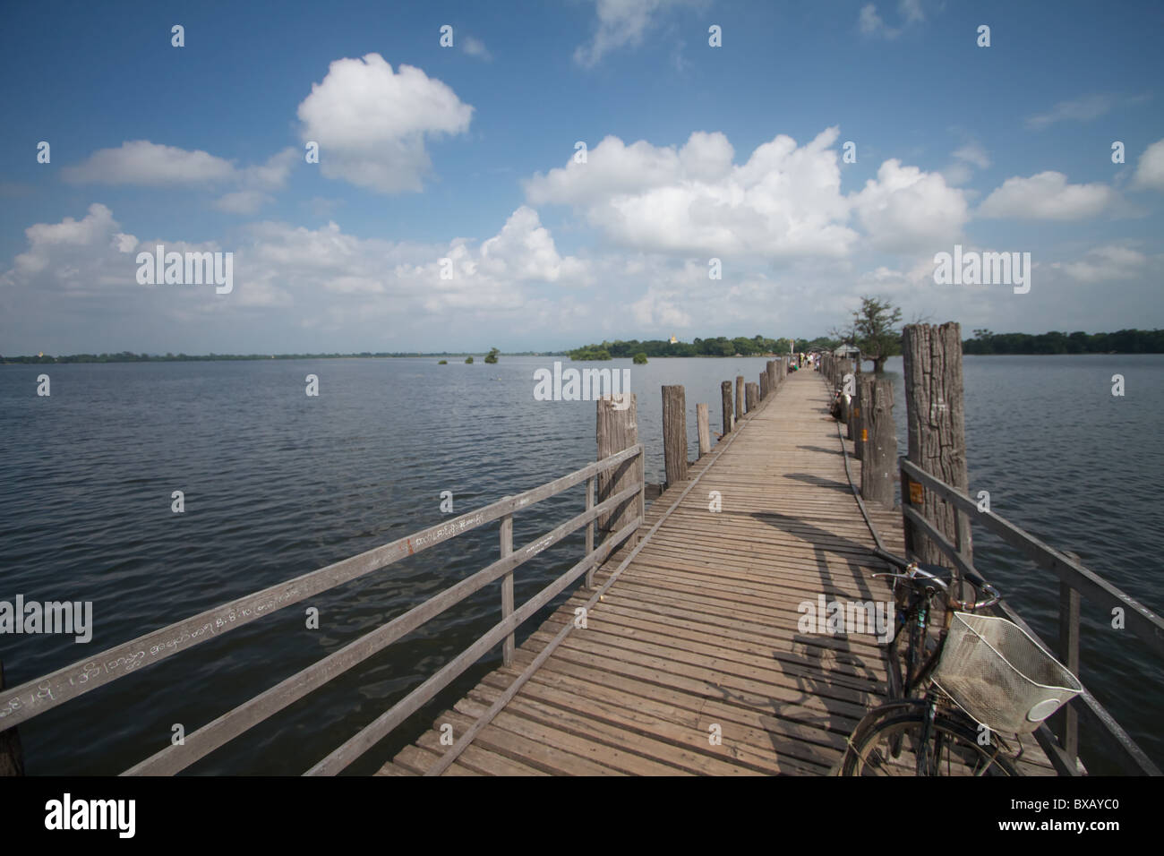 u bein's bridge Stock Photo - Alamy