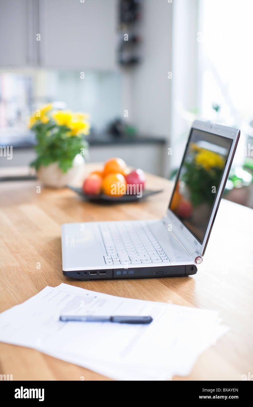 Papering Table High Resolution Stock Photography and Images - Alamy