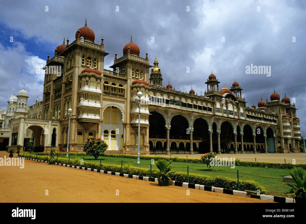Palace of maharajah hi-res stock photography and images - Alamy