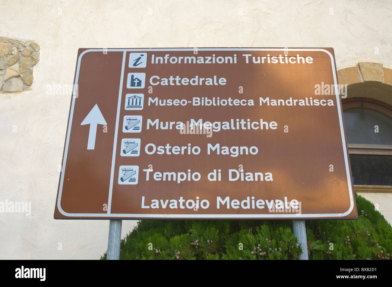 Italy sicily street sign hi-res stock photography and images - Alamy