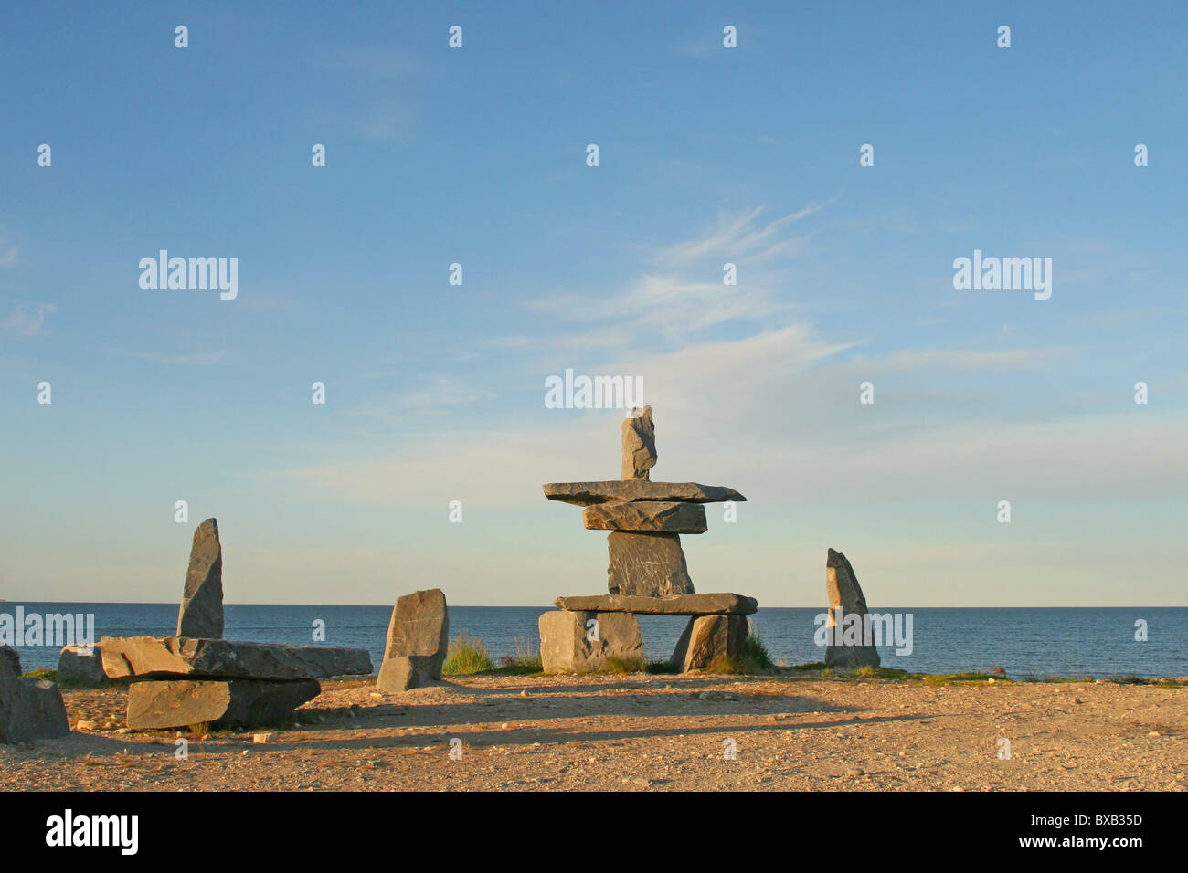 Inuksuk inuksuit inukshuk hi-res stock photography and images - Alamy