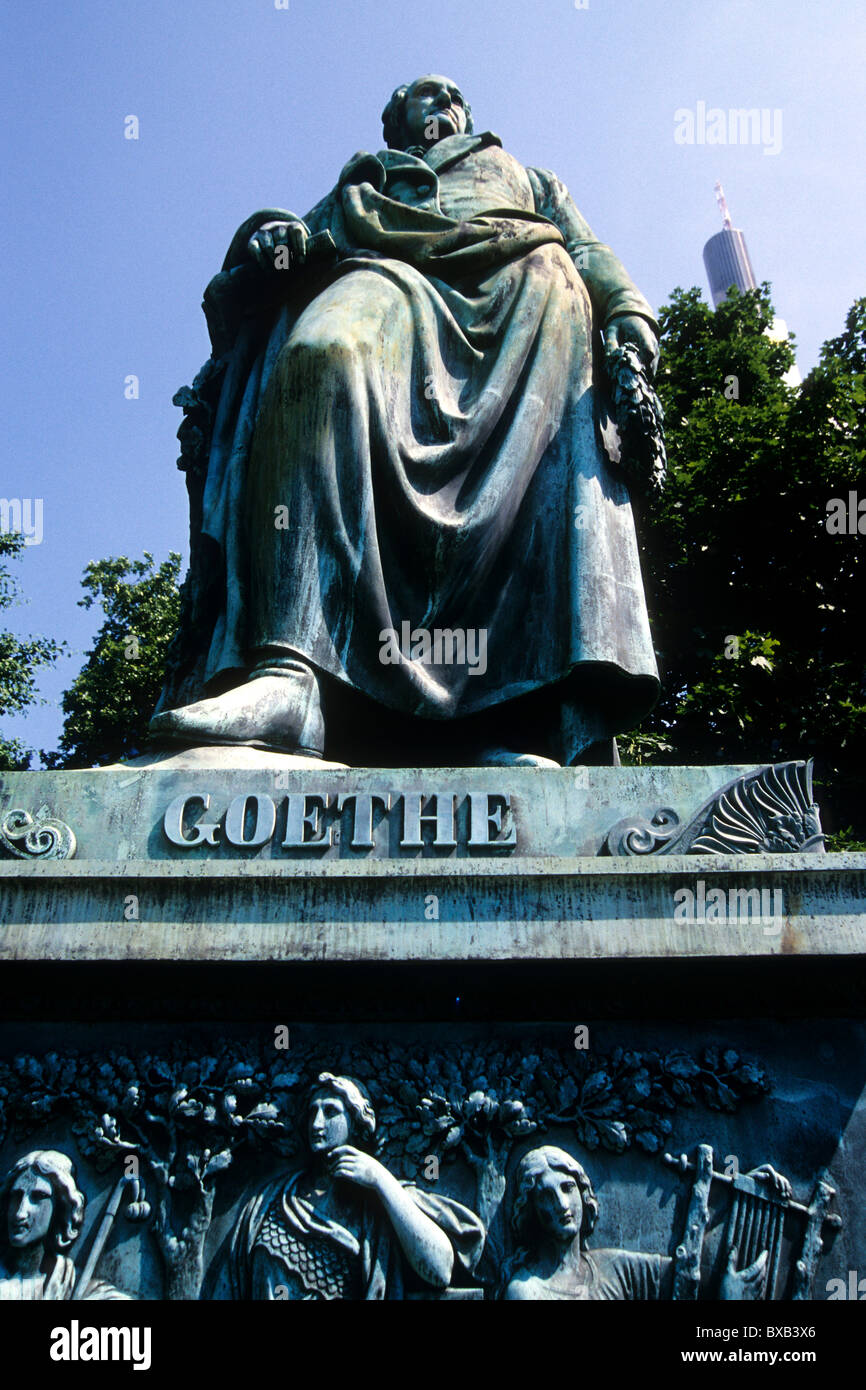 Goethe monument in the Gallusanlage park, Frankfurt am Main, Hesse ...