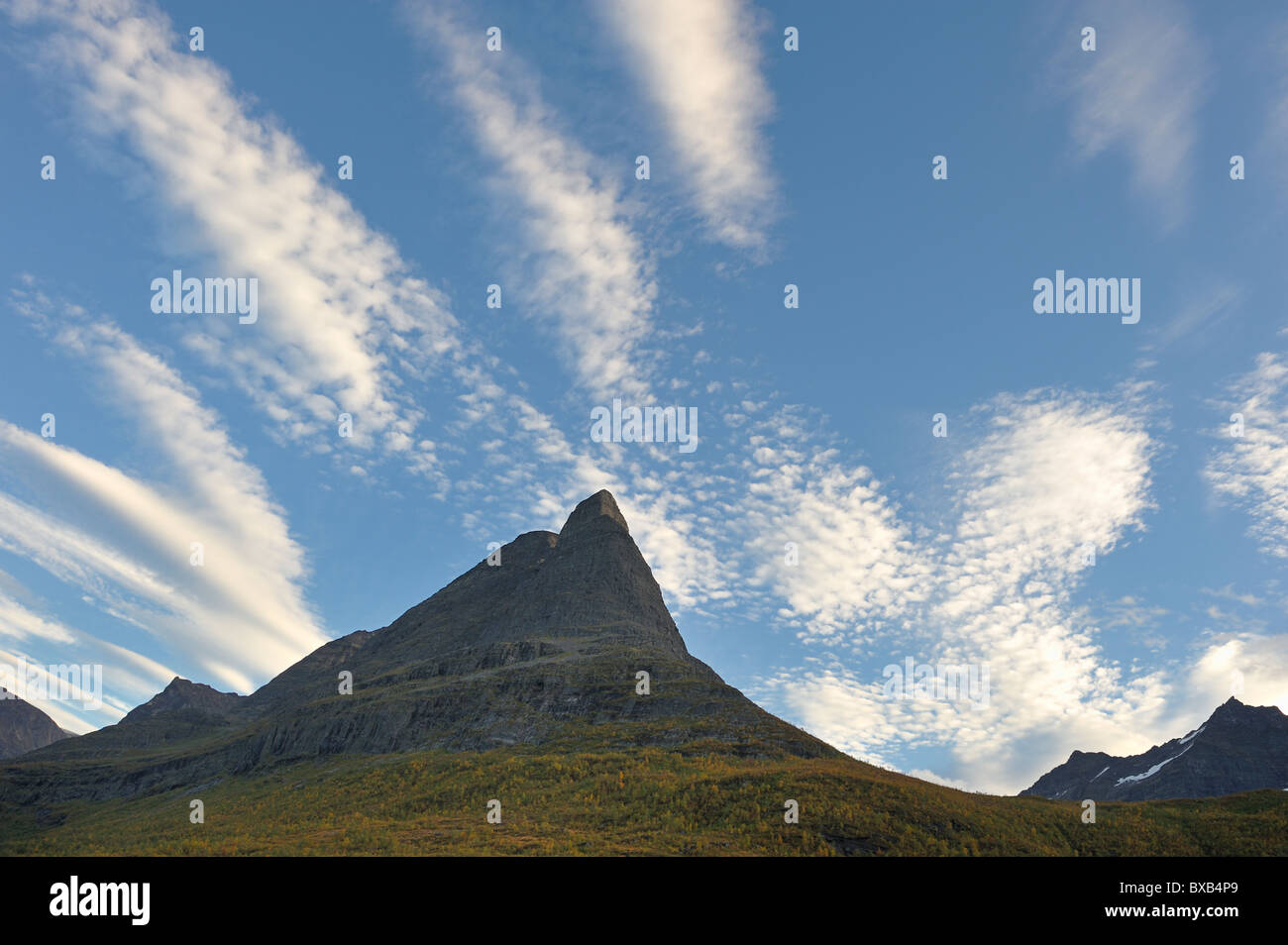 Chain of peaks hi-res stock photography and images - Alamy