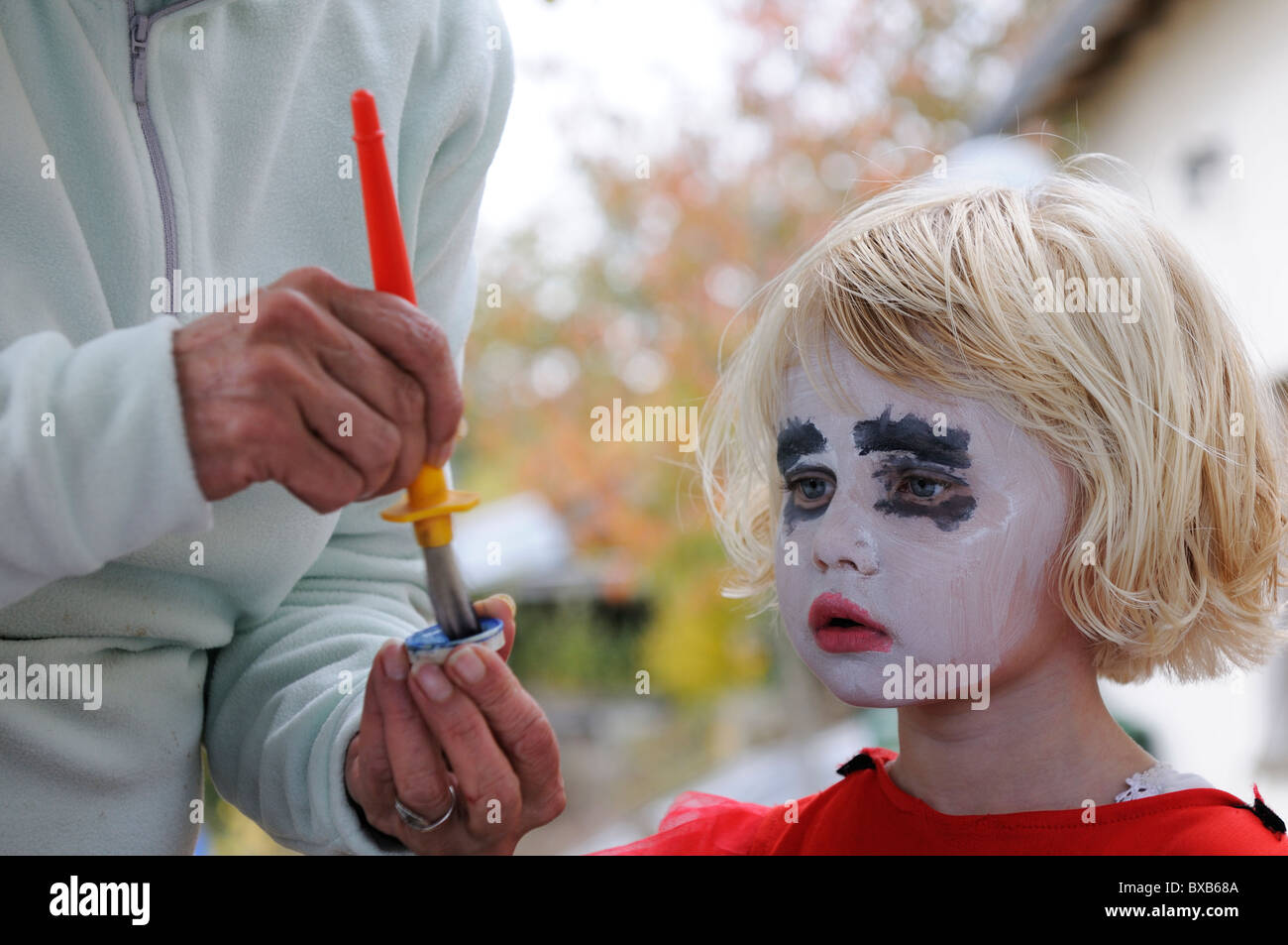 Ghoul face hi-res stock photography and images - Alamy