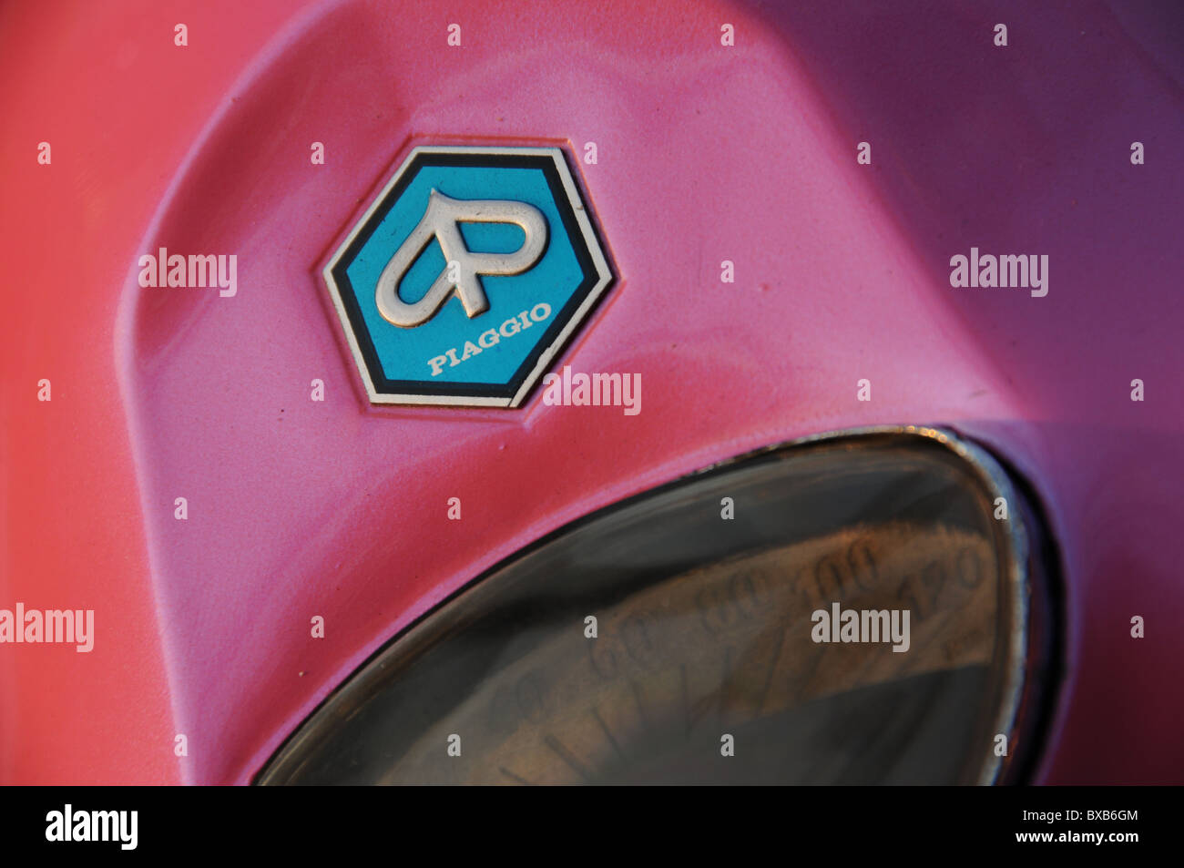 Vespa piaggio logo hi-res stock photography and images - Alamy