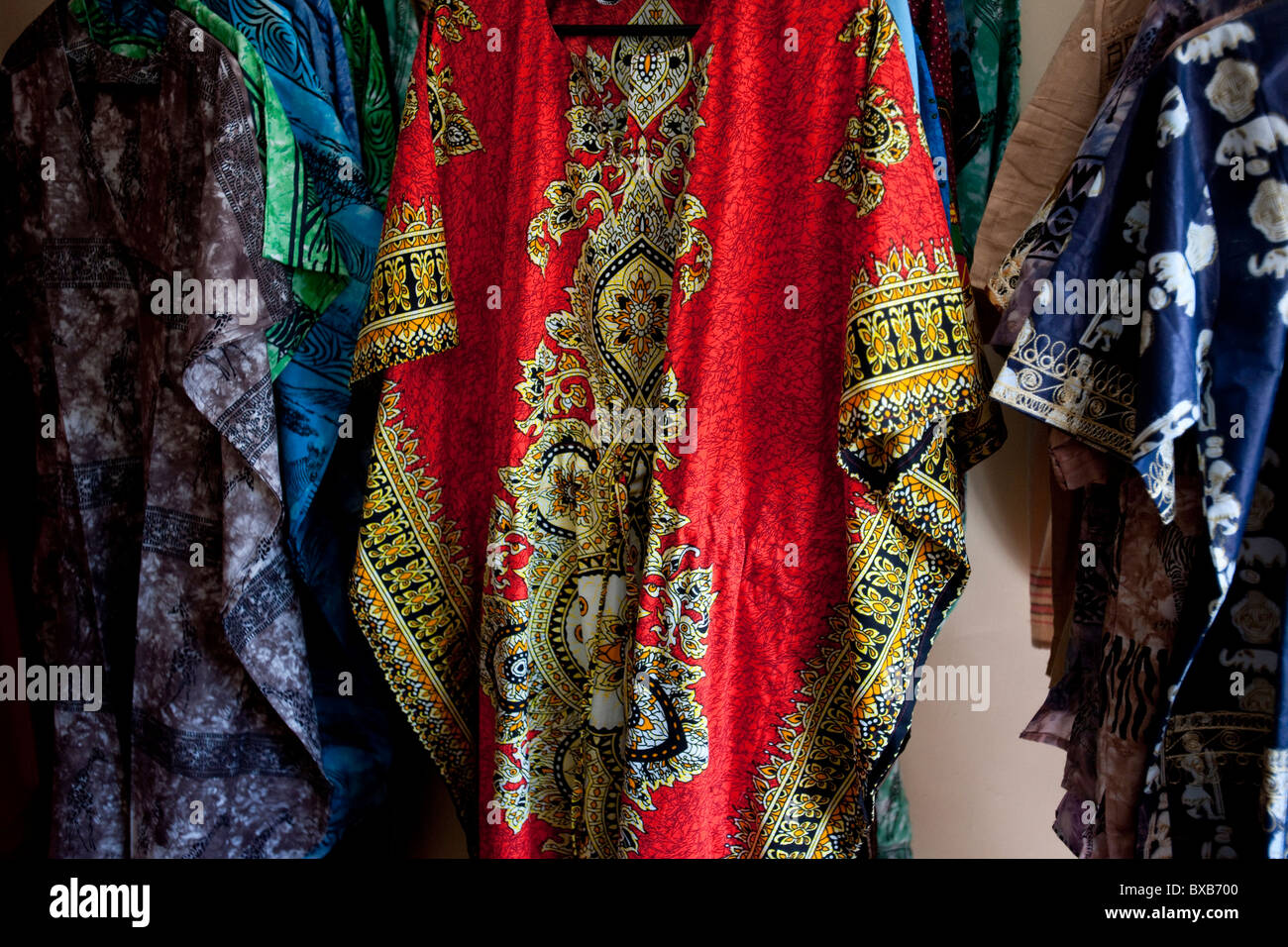 African crafts hi-res stock photography and images - Alamy