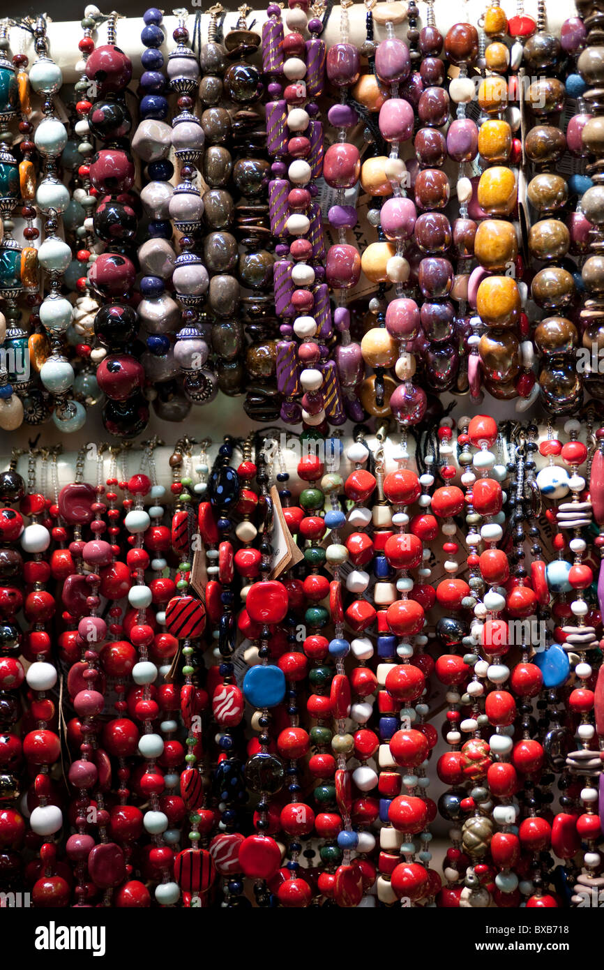 African crafts hi-res stock photography and images - Alamy