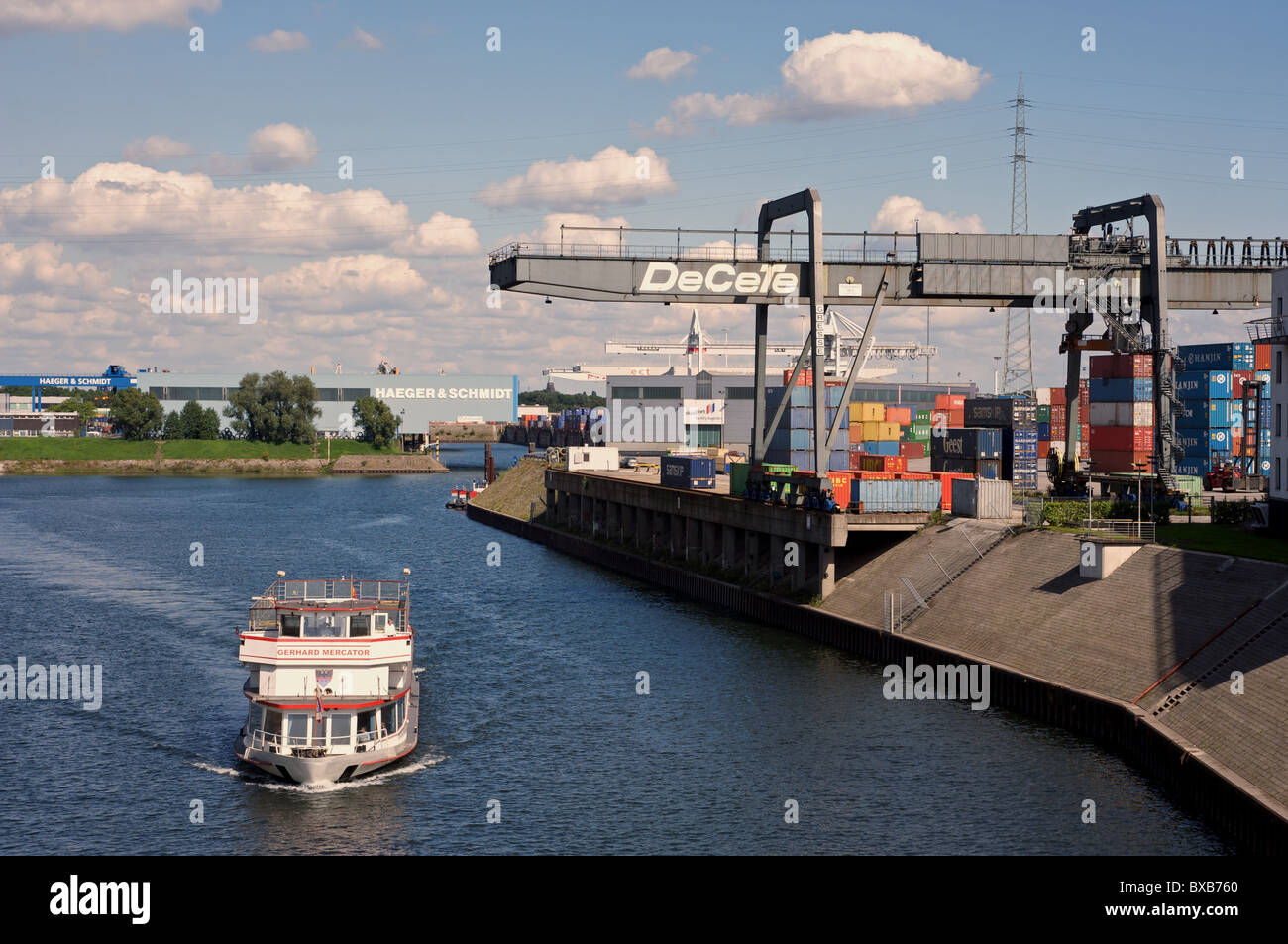 German docks hi-res stock photography and images - Alamy