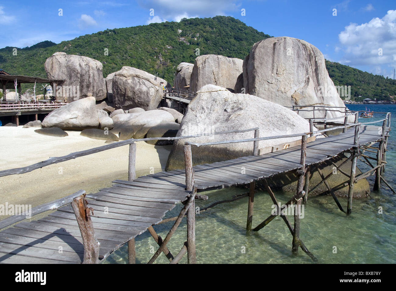 Wooden bridge path sea hi-res stock photography and images - Alamy