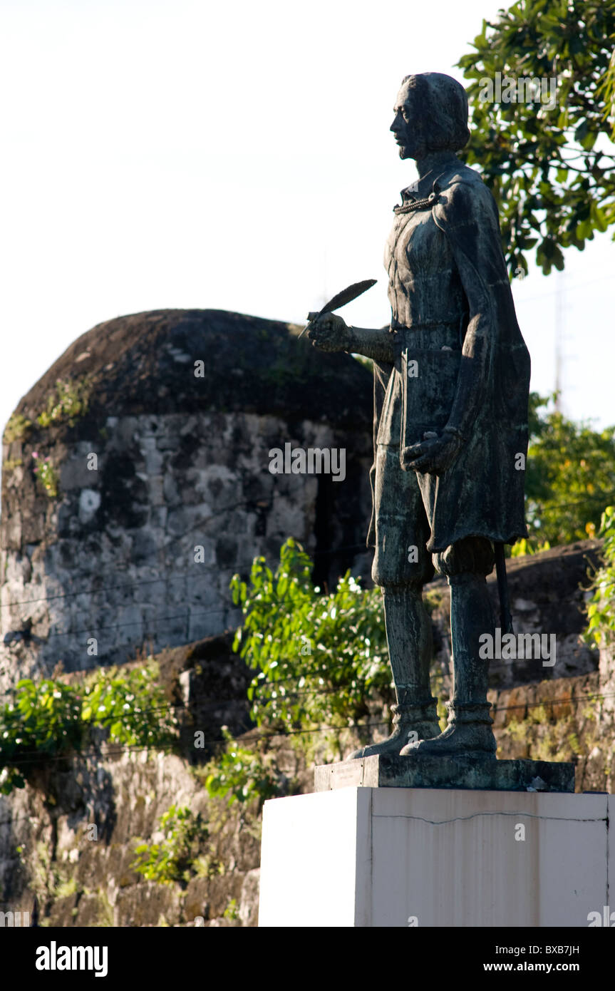 antonio pigafeete statue, san pedro fort, cebu city, philippines Stock ...