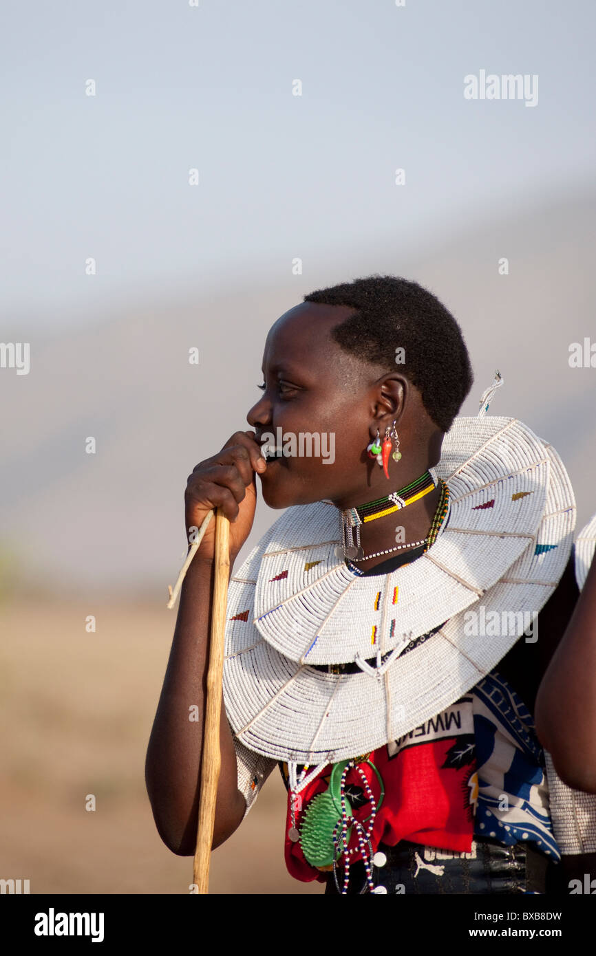 Kenyan woman in tribal attire Stock Photo - Alamy