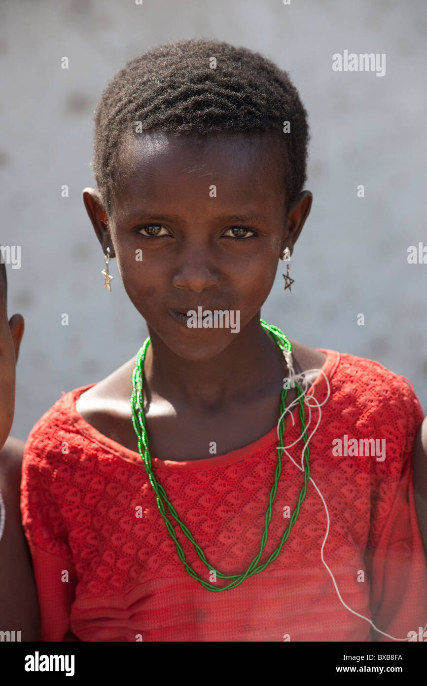 Kenyan girl in tribal attire Stock Photo - Alamy