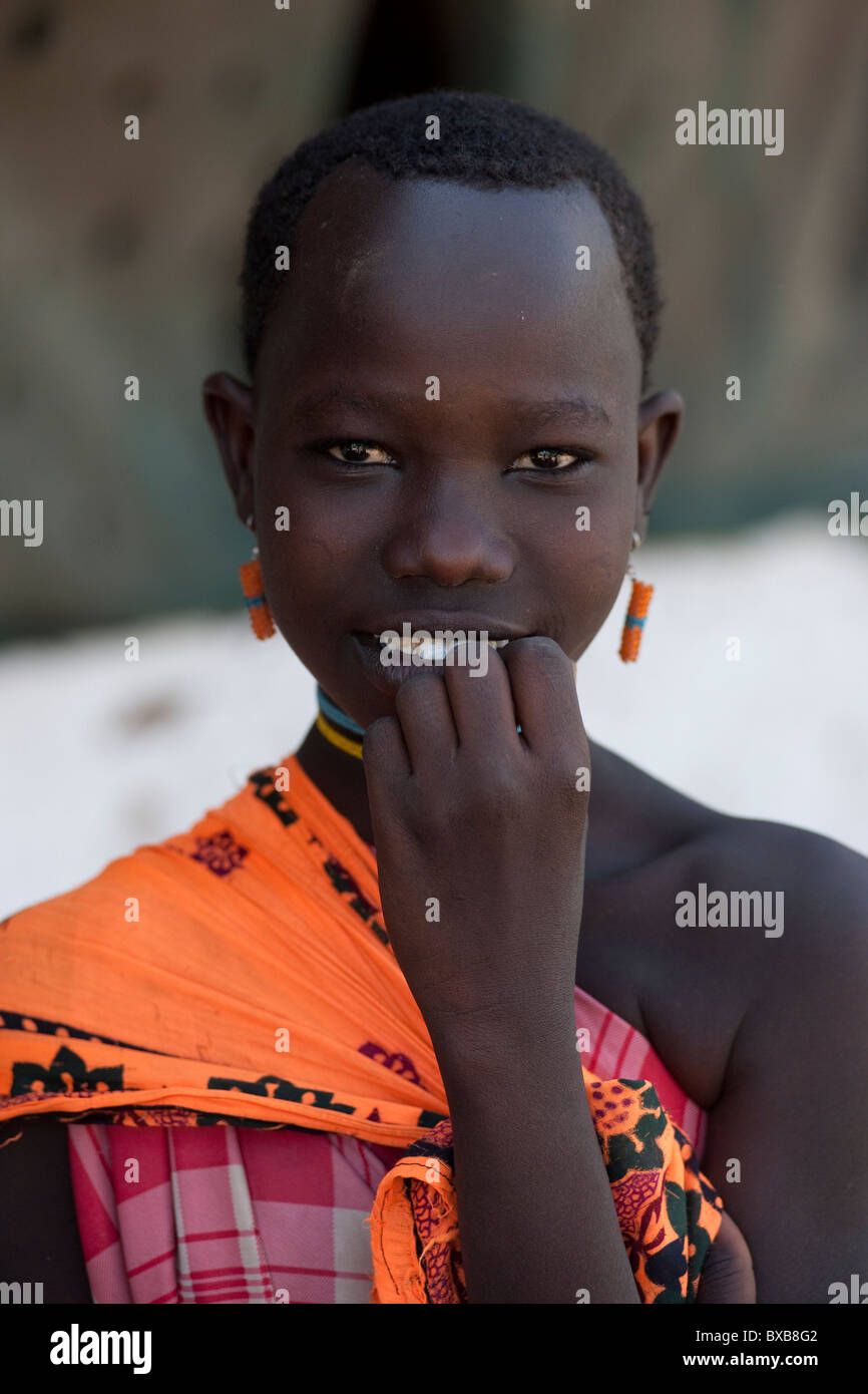 Kenyan woman in tribal attire Stock Photo - Alamy
