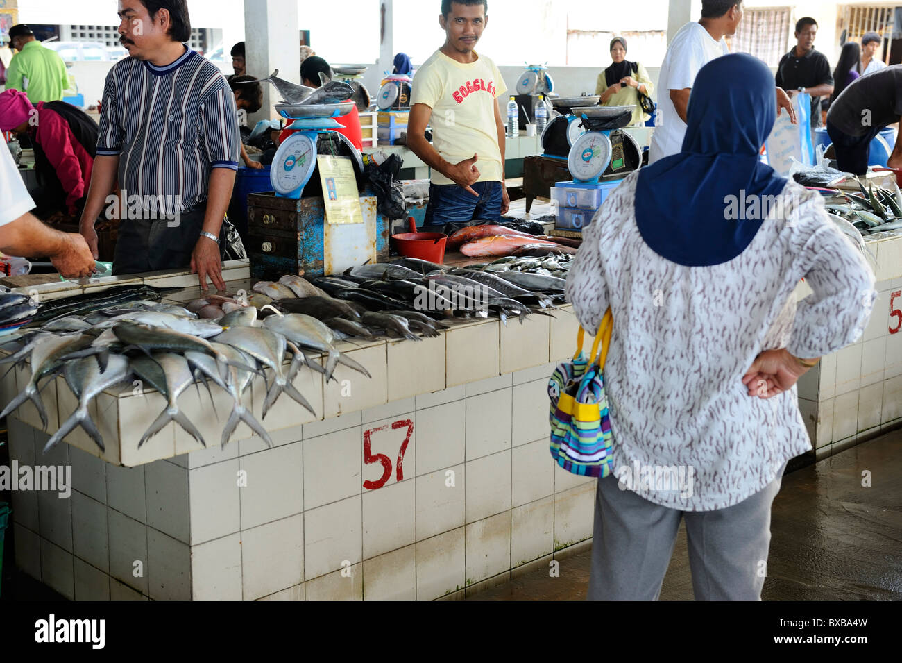 Fish market in Kota Kinabalu, Sabah Stock Photo - Alamy