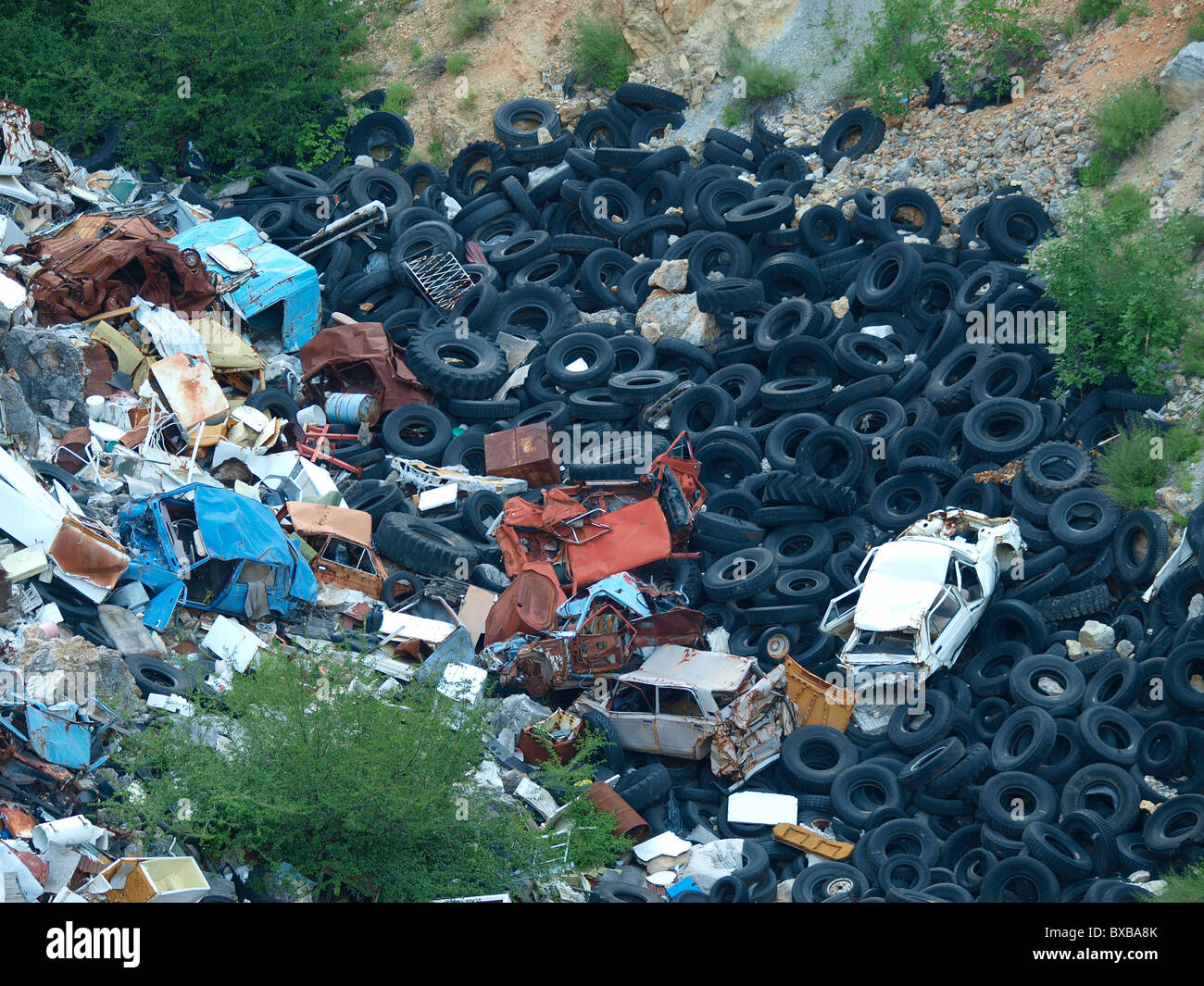 Car wrecks hi-res stock photography and images - Alamy