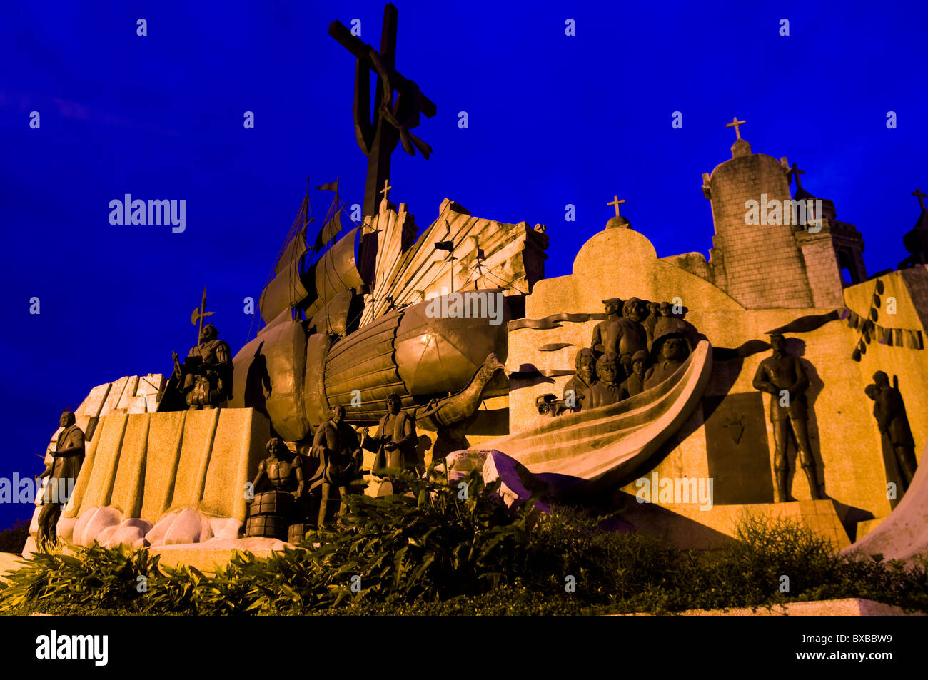 Philippine monument hi-res stock photography and images - Alamy