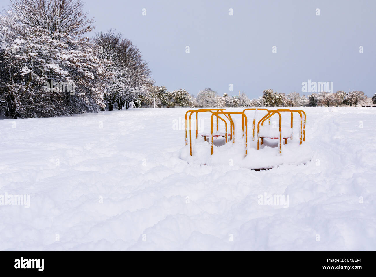 Heavy snow fall in the park Stock Photo - Alamy