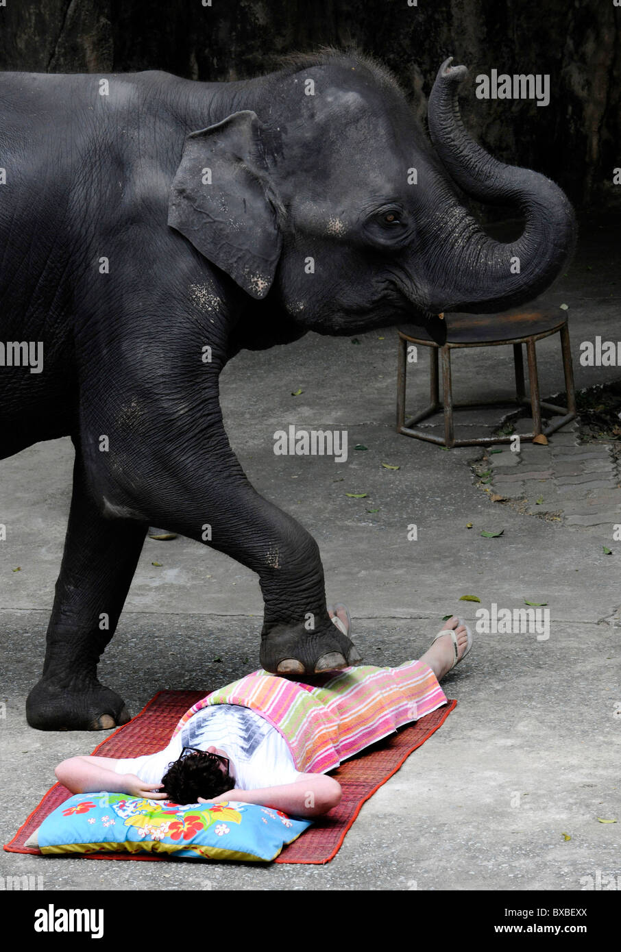 Man standing asia hi-res stock photography and images - Alamy