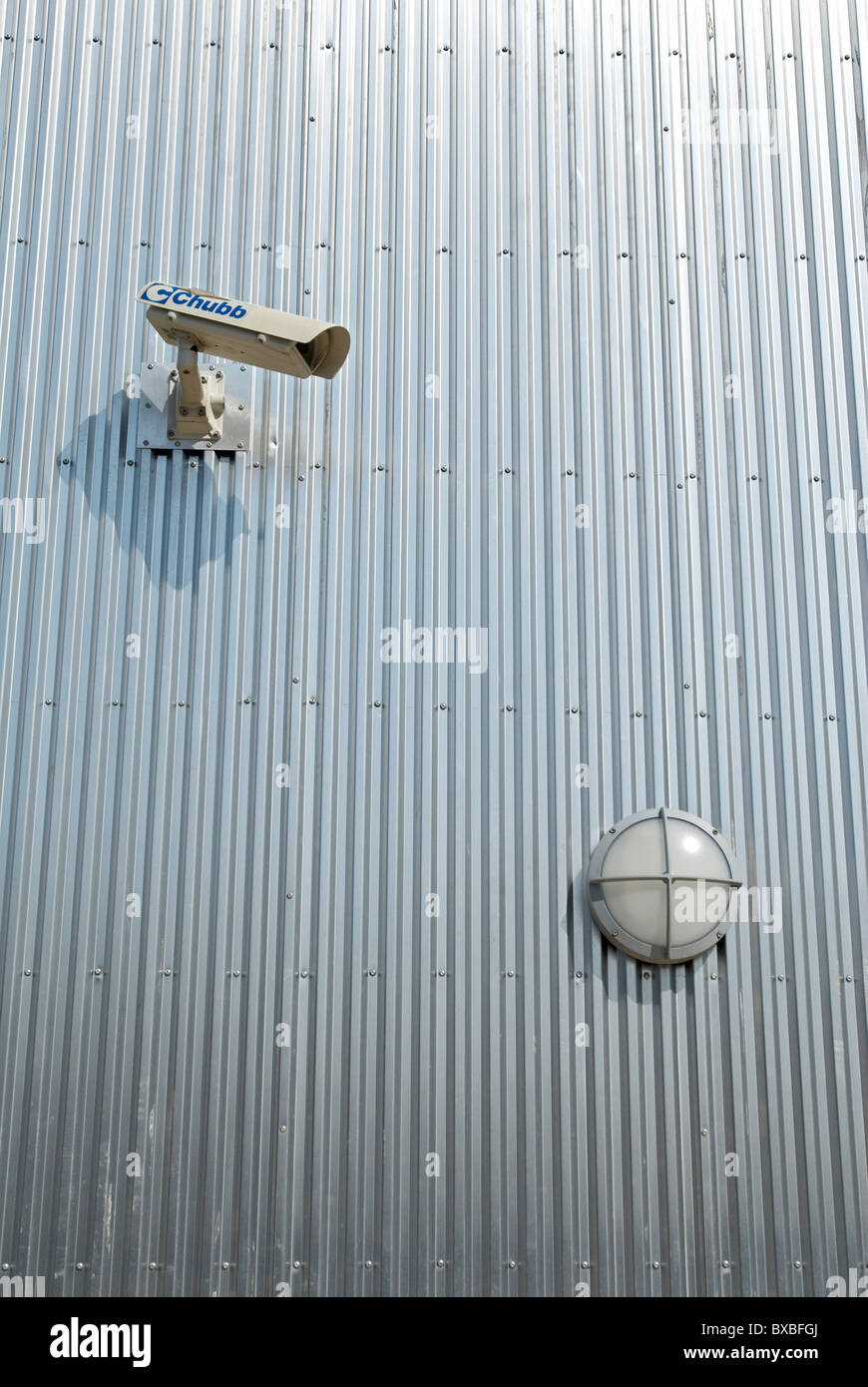 Cctv camera on side building hi-res stock photography and images - Alamy