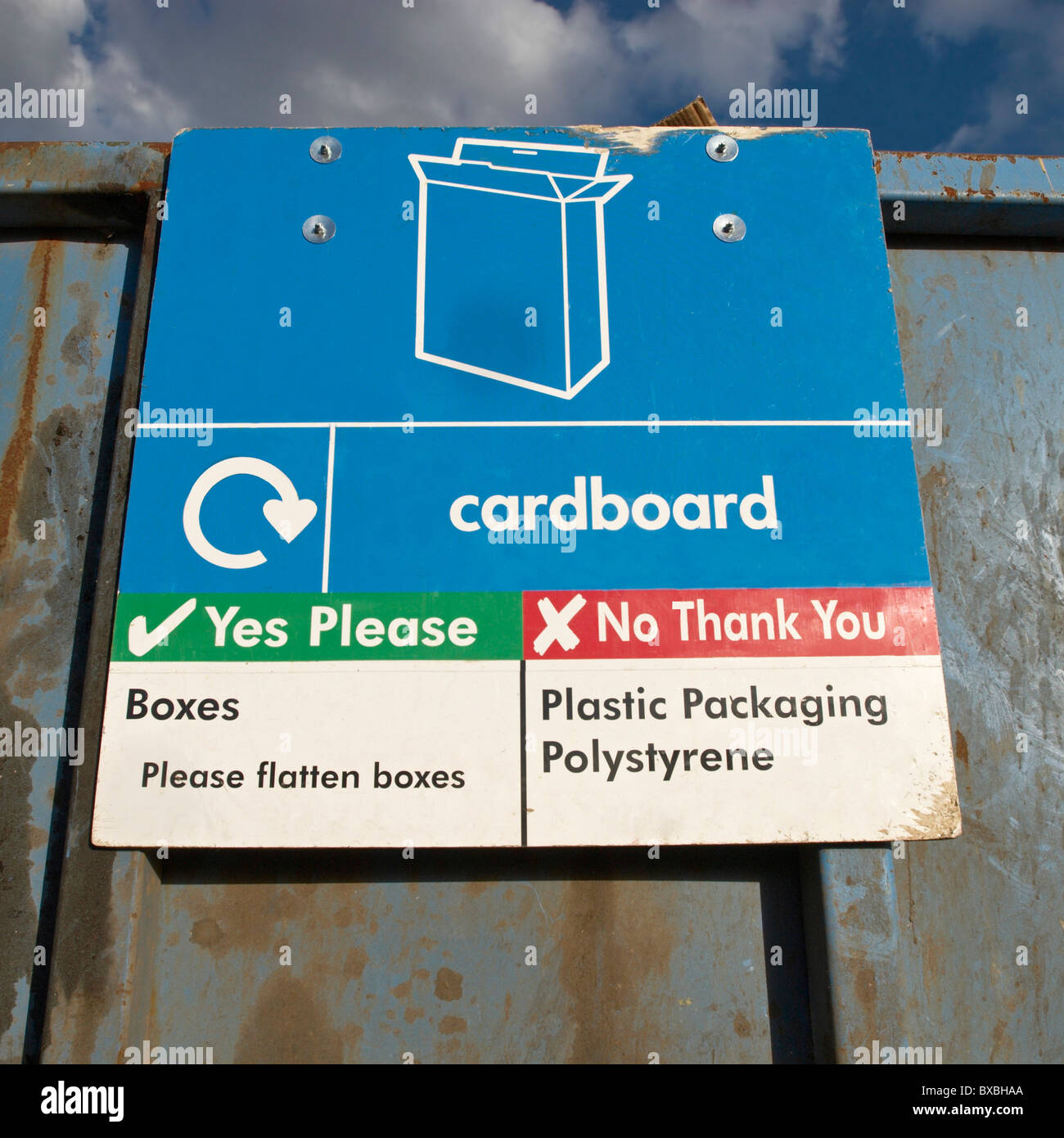 Skip cardboard peterborough recycling centre hi-res stock photography ...