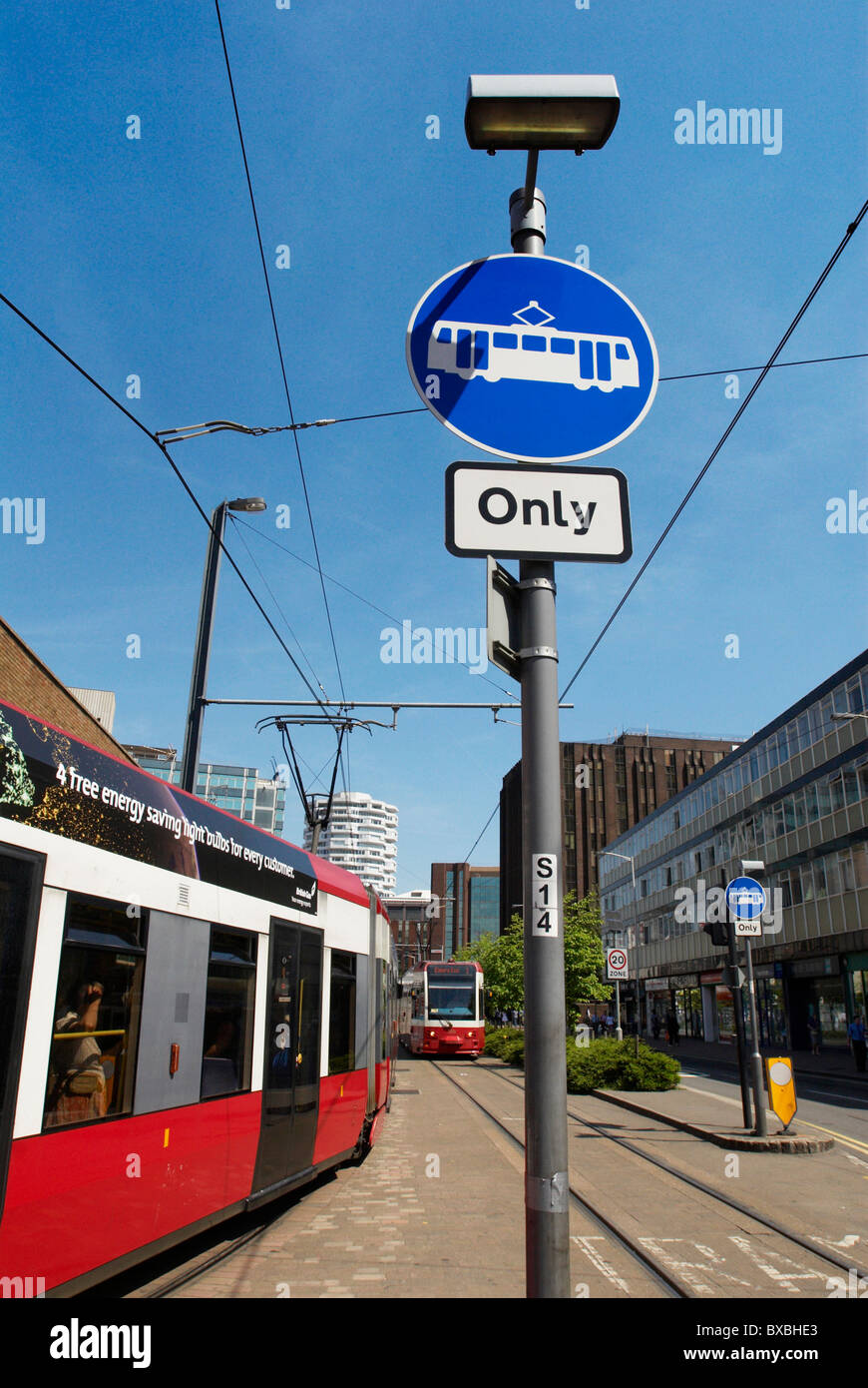 London tramlink tram hi-res stock photography and images - Alamy