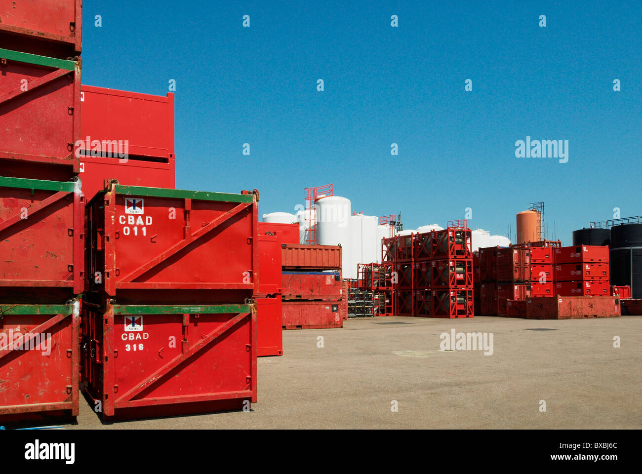 Blue storage crate hi-res stock photography and images - Alamy
