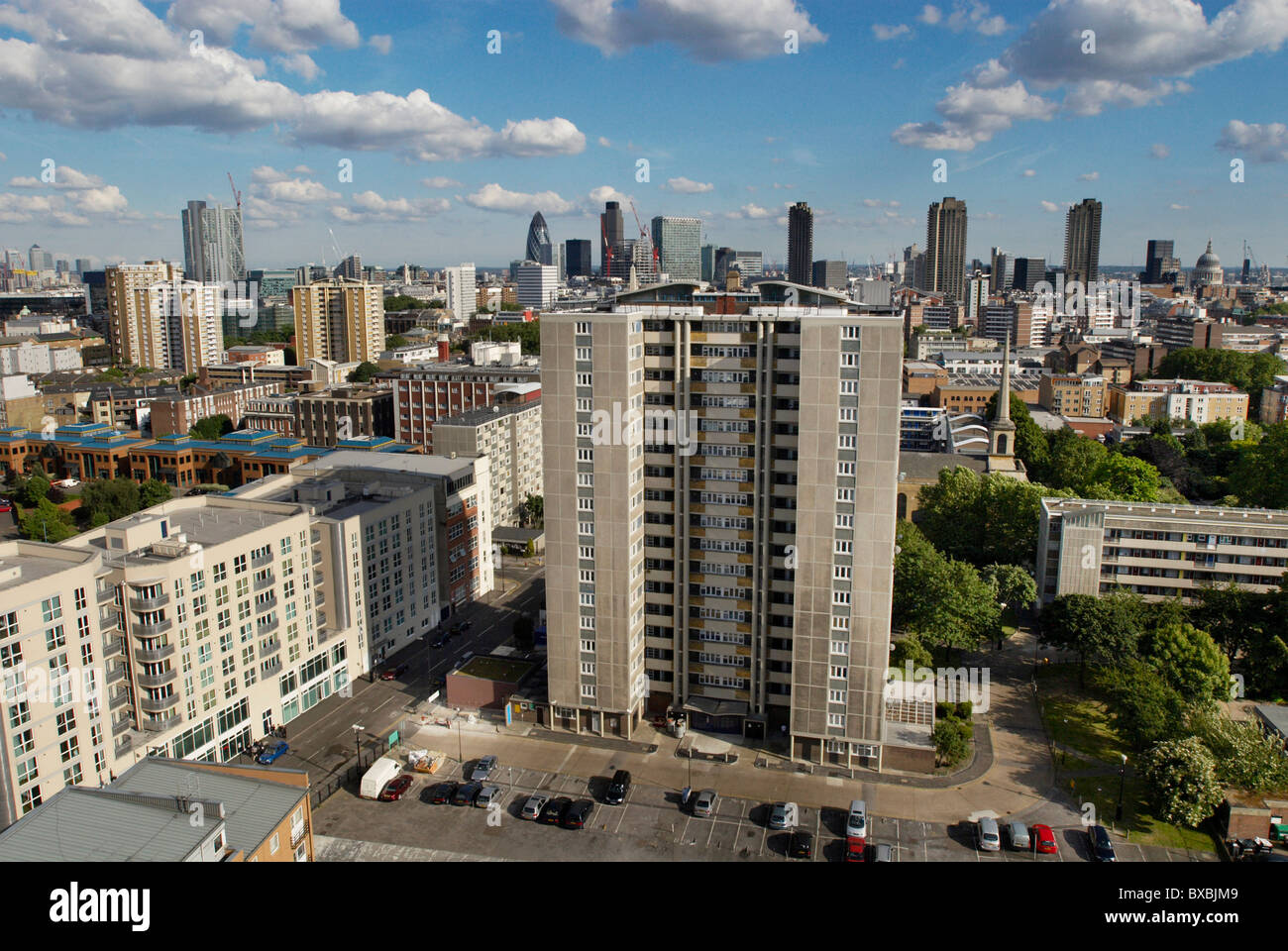 Flats building hi-res stock photography and images - Alamy