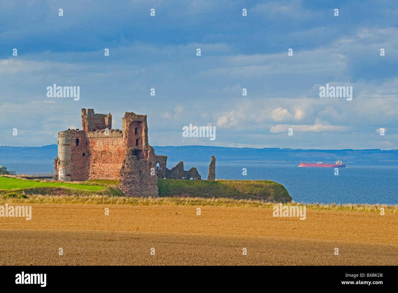 Berwick castle hi-res stock photography and images - Alamy