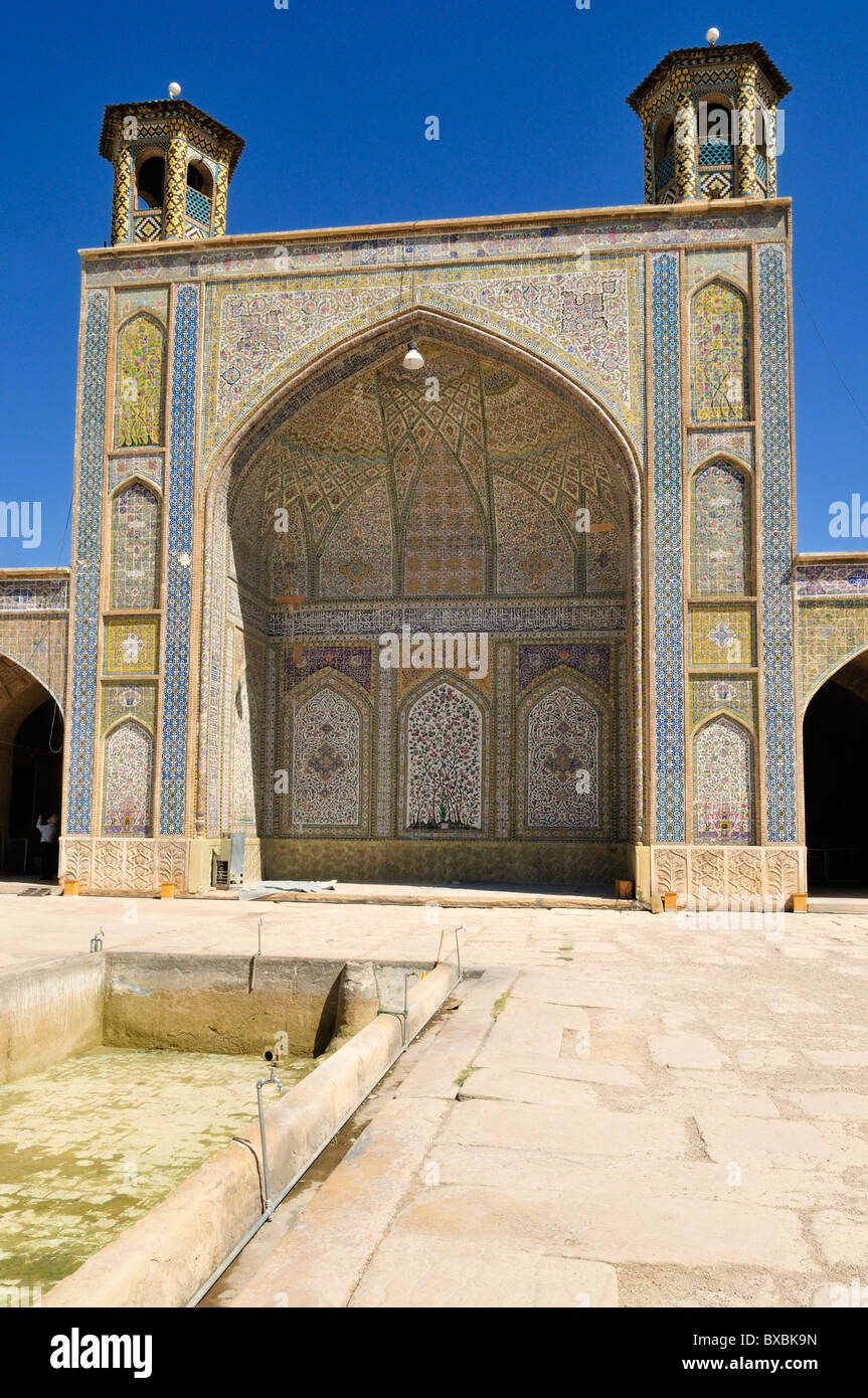 Entrance iwan hi-res stock photography and images - Alamy