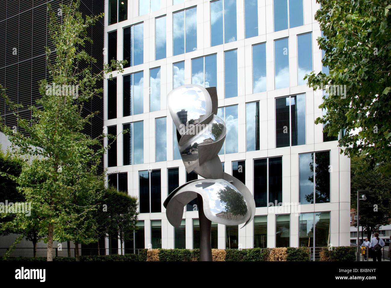 Corporate head sculpture hi-res stock photography and images - Alamy
