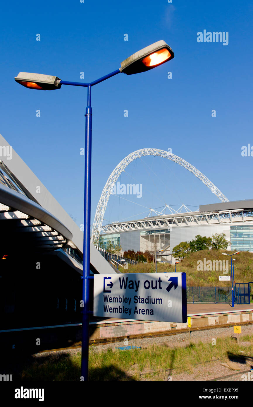 Wembley stadium station hi-res stock photography and images - Alamy