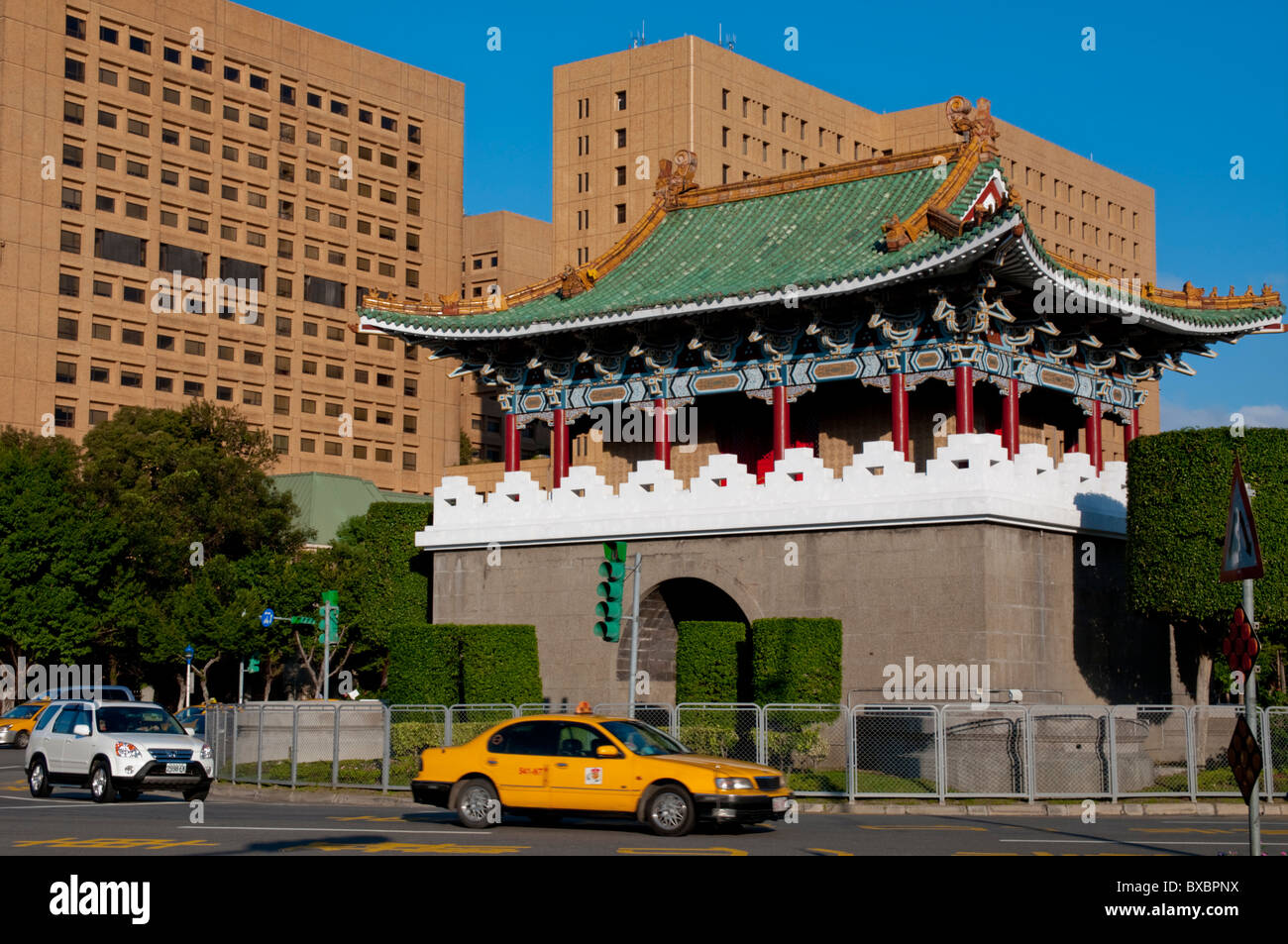 Taipei east gate hi-res stock photography and images - Alamy