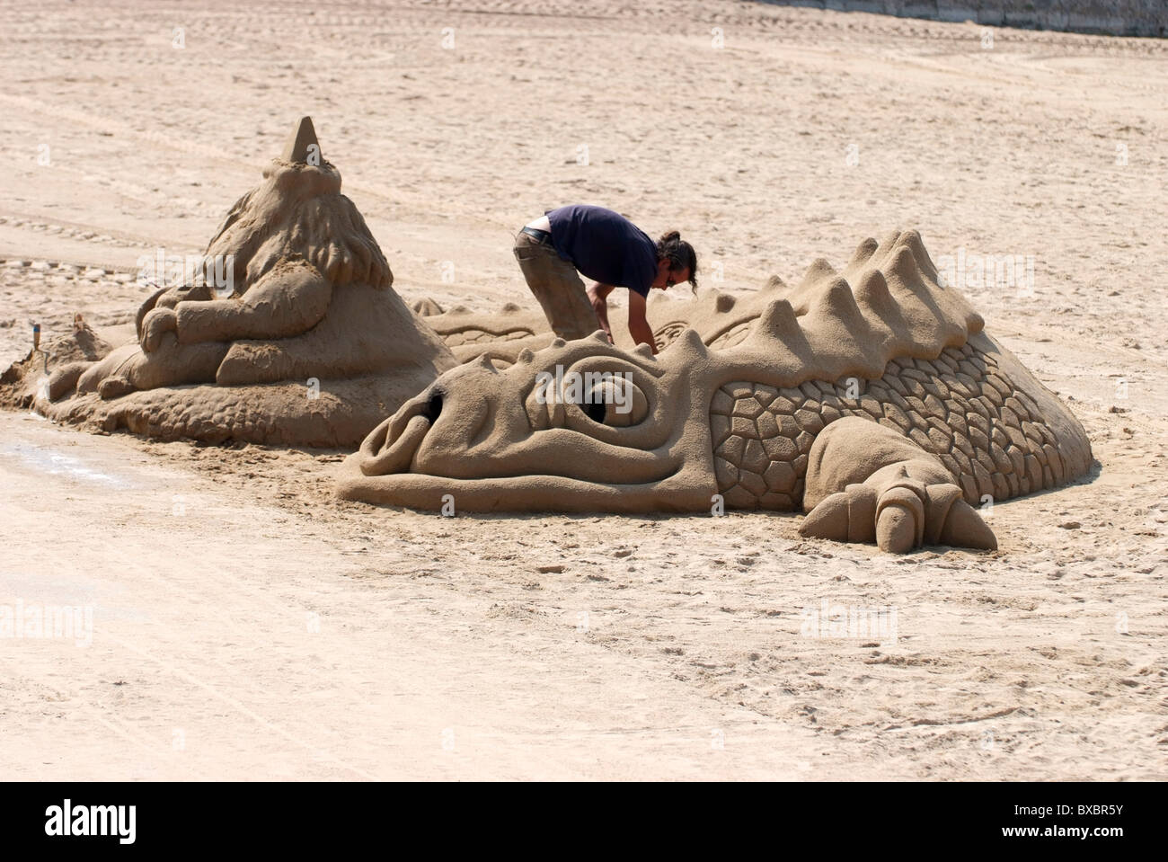 Male sand sculptor hi-res stock photography and images - Alamy