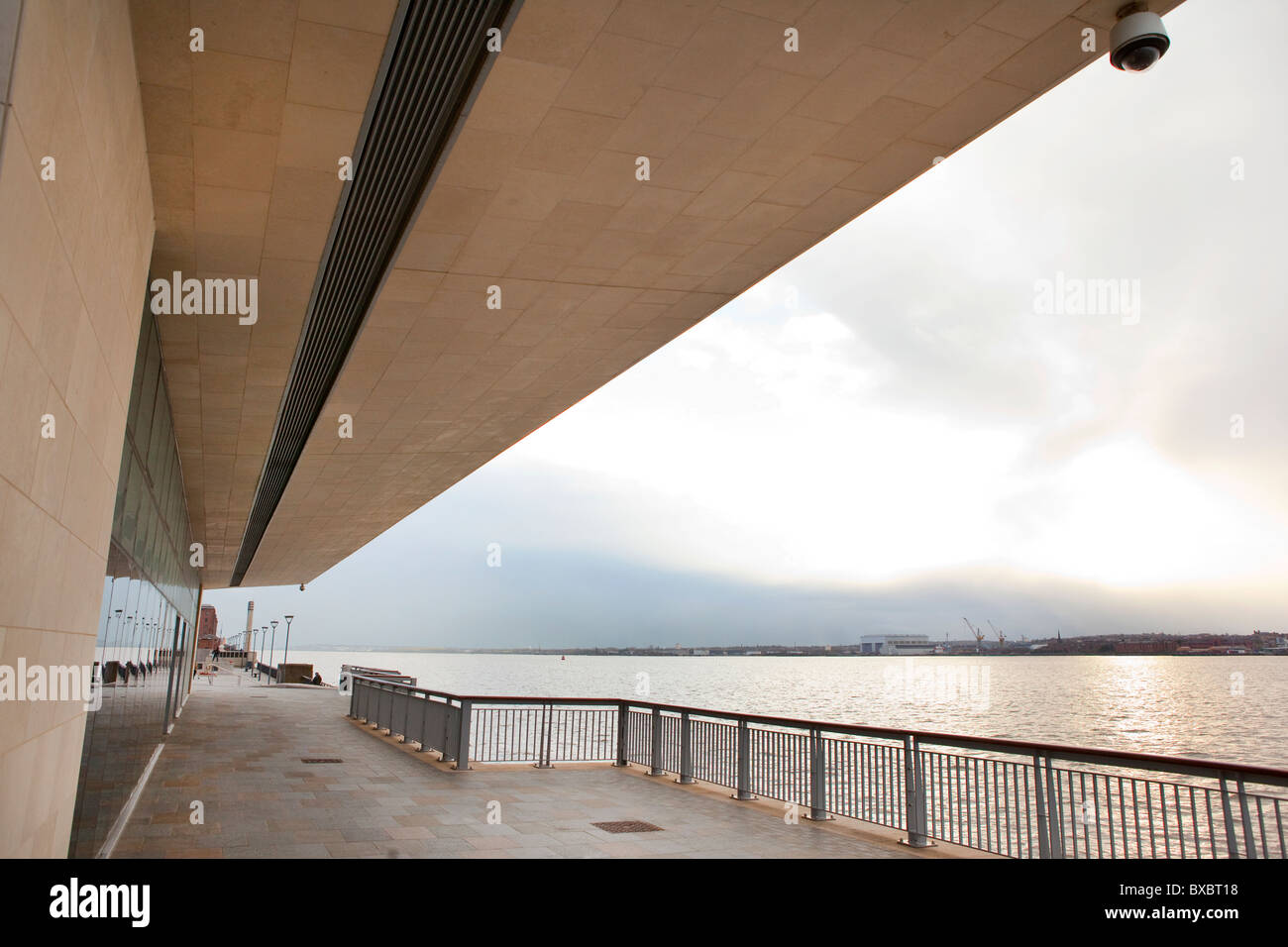 Liverpool Pier Head Ferry Terminal Stock Photo - Alamy